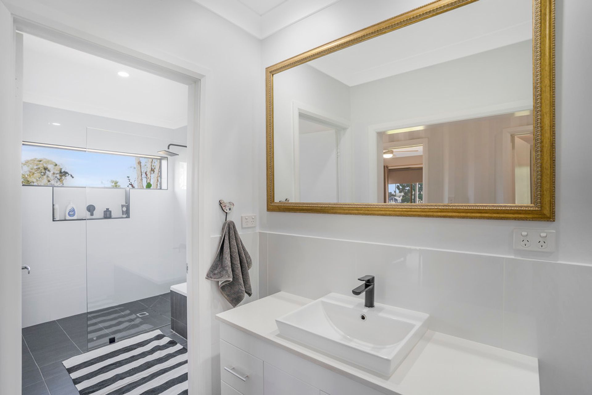 "Spri Loch Lomond Road Gooloogong NSW 2805 - farmproperty.com.au